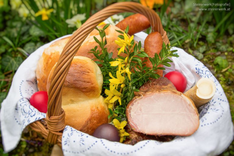 Wie feiert man Ostern in Österreich? Osterbräuche + Osterrezept